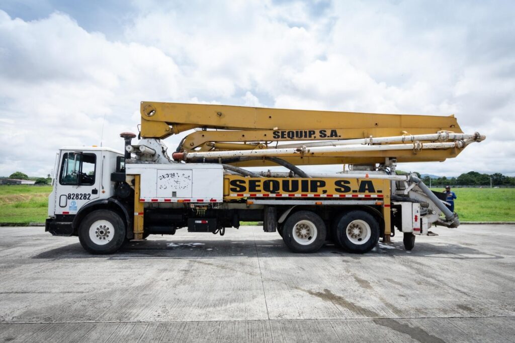 Bomba Pluma Concreto Taboga : Sequip | Construex